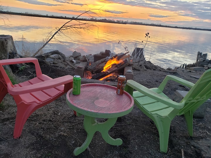 Upper Loft  Cottage On Hillman Marsh & Lake Erie - Leamington