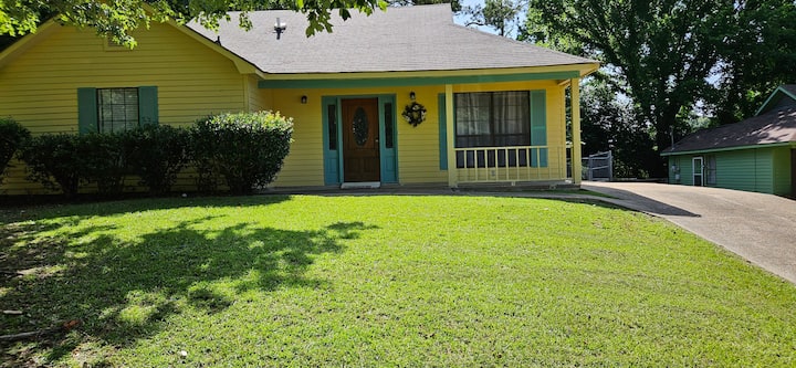 B & G - Home Away From Home - Natchez, MS