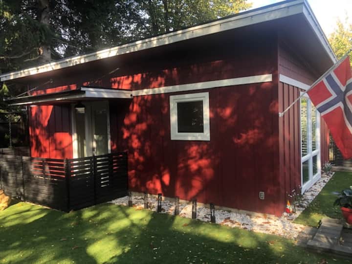 Nordic Woods Cottage - Seattle, WA