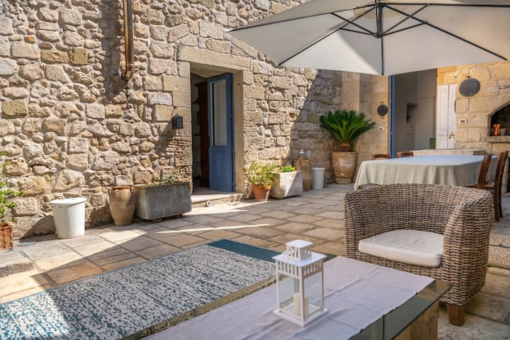 Salento Guesthouse Suite Donna Tina-with Courtyard - Melendugno