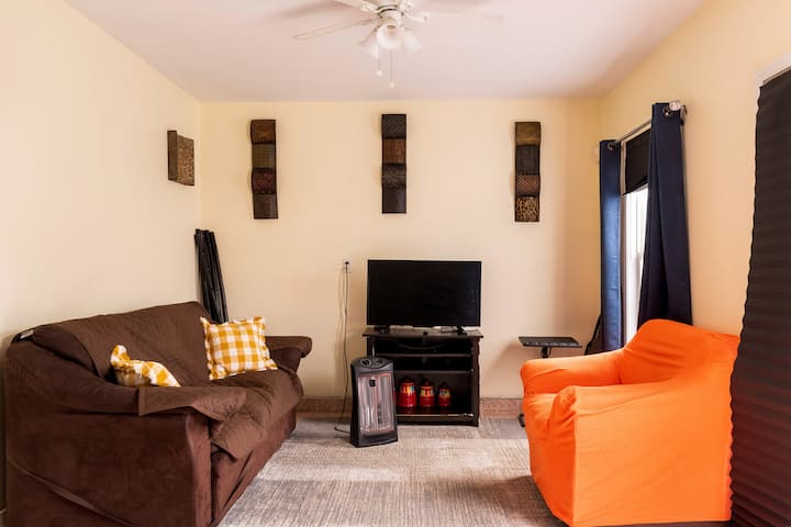 Quaint Cottage In The East. - New Orleans, LA