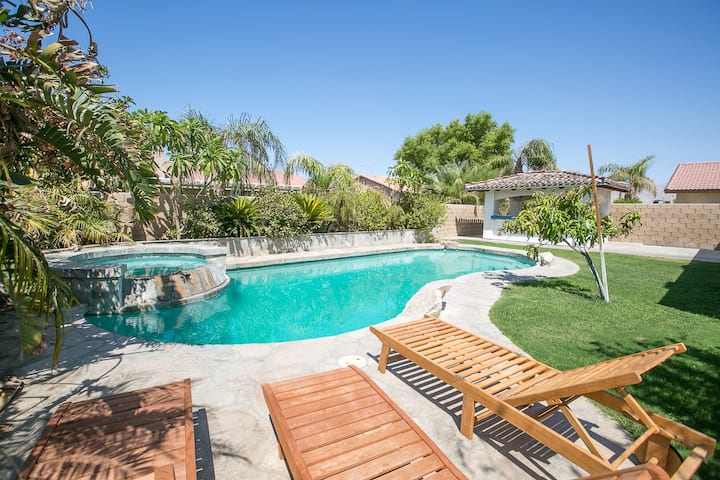 Unicorn House Pool 2500sf 5b4b Close To Everything - Indio, CA