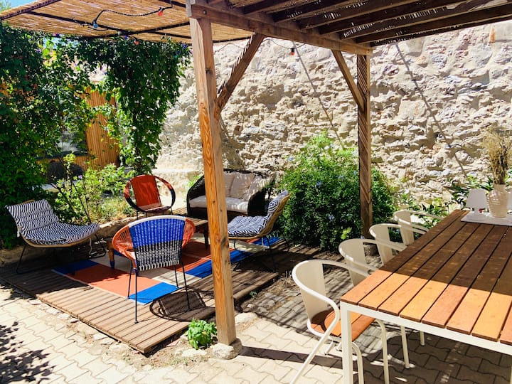 Maison 120m2 / Centre Ville / Grand Jardin 250m2 - Loupian