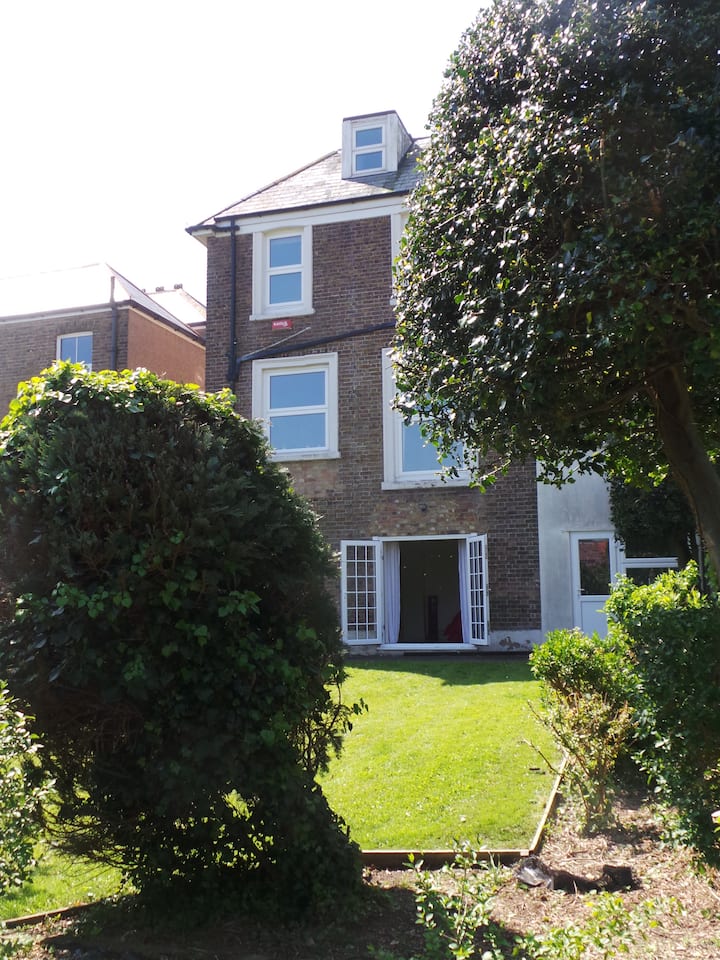 Clifton Villa Victorian Family, Pet Friendly Home - Broadstairs