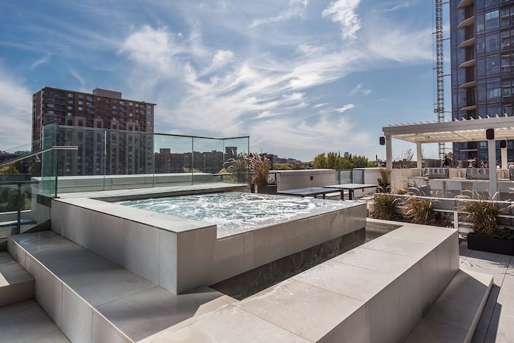 Luxury Studio \ Loft Downtown Gym,pool &Sauna - Montréal, QC