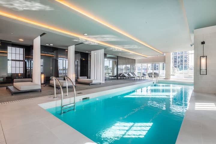 Luxury Studio \ Loft Downtown Gym,pool &Sauna - Montreal