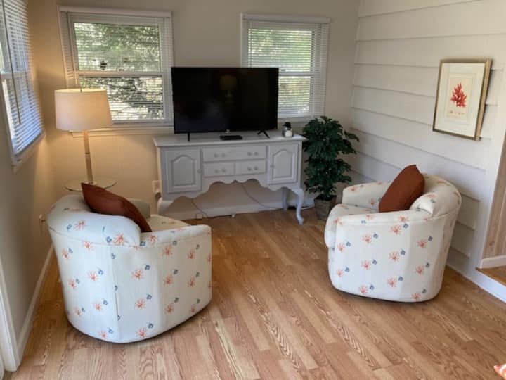 Garden Cottage:  Private Suite,  Beaches Nearby - Rehoboth Beach, DE