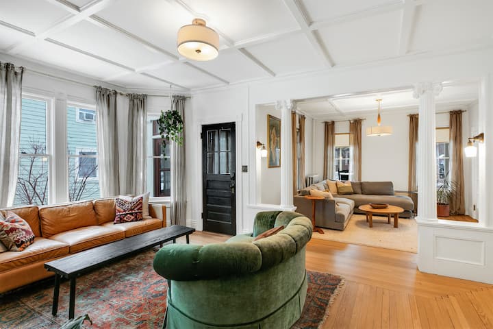 Victorian Meets Modern - Great For Large Groups! - Saratoga Springs, NY