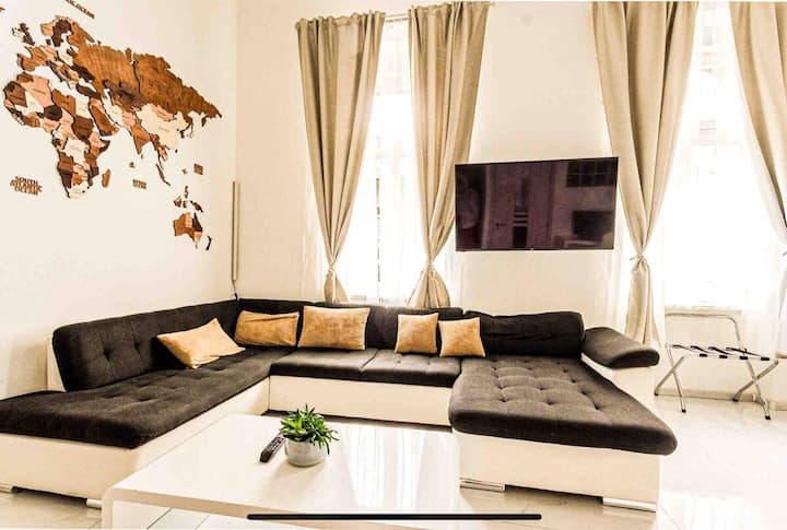 Heart Of Budapest Stylish Flat Up To 22 Guests - Budapest