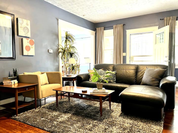 Eclectic Urban Bungalow | Central Location! - Indiana