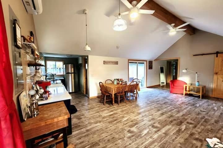 Cozy Country Cottage With Game Room Corner - Bethel, NY