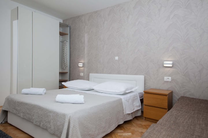 Apartment For 2+1 - Makarska