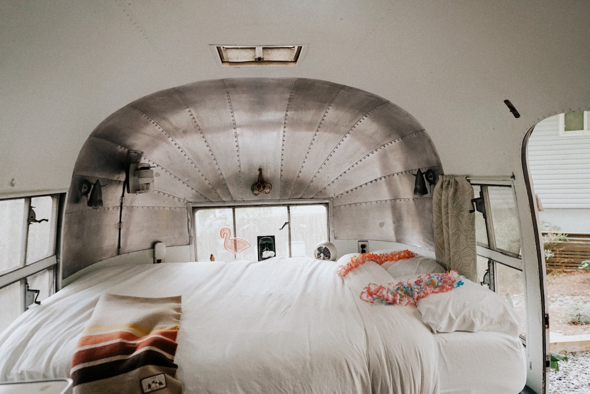 Tropical Airstream Oasis- pool, hot tub and sauna - Campers/RVs for ...