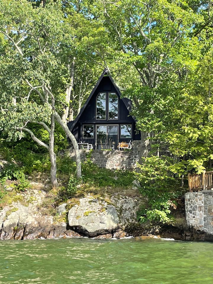 The Greenwood Lake A-frame: Perfect Lakefront View - Greenwood Lake, NY