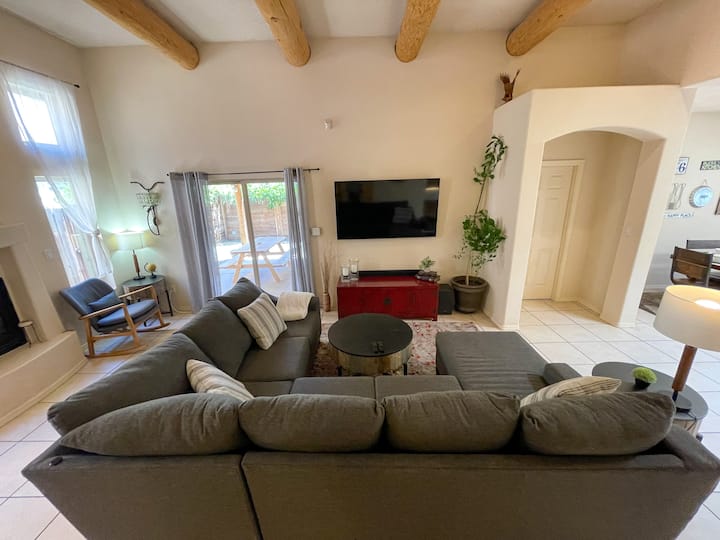 Downtown/old Town Adobe 3 Bedroom Home - Albuquerque, NM