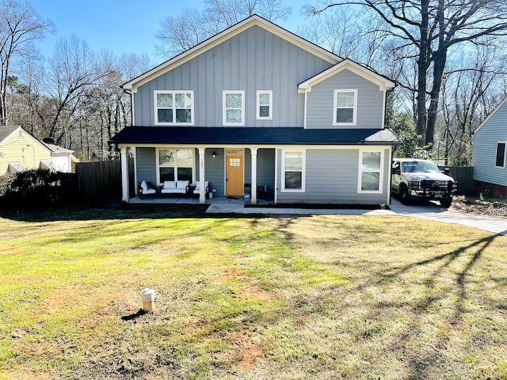 Bungalow Sugar Creek - Gorgeous 4 Bedroom Home - Atlanta, GA