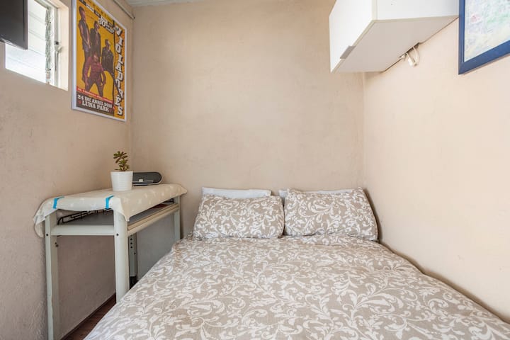 Small Cozy Room In Big Unic Terrace (32 Night Min) - Castelldefels