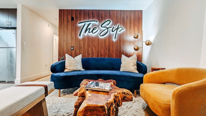 Oxford Elegance: The Sip Retreat Luxury Condo - Oxford, MS