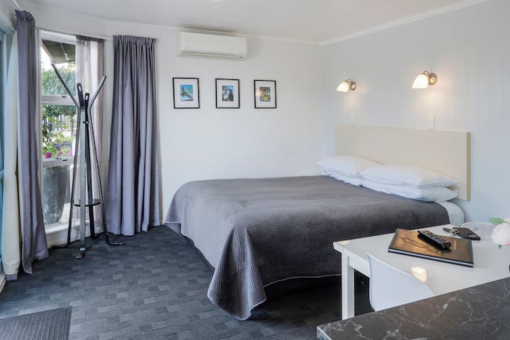 Standard Studio At Dunrovin Motel, Taupo - Lake Taupo