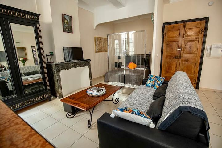 Spacieux Studio à La Ponche, Parking Compris - Saint-Tropez