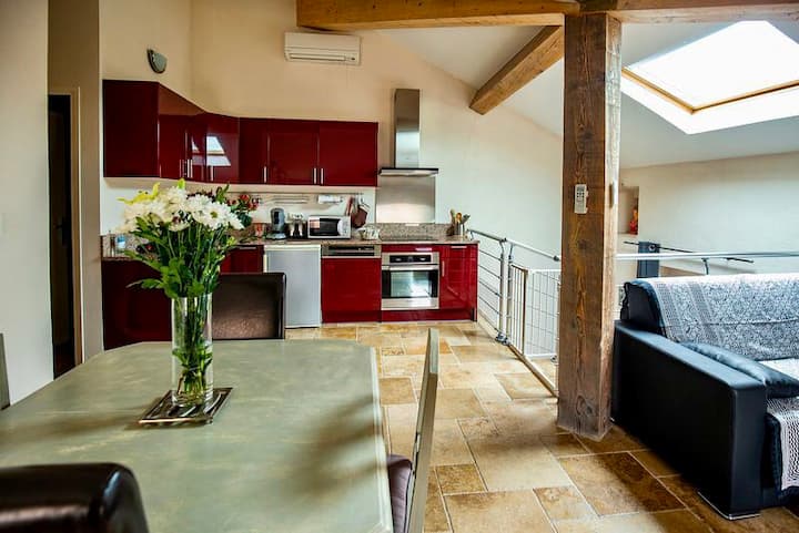 2 Pièces à La Ponche , Parking Compris - Saint-Tropez