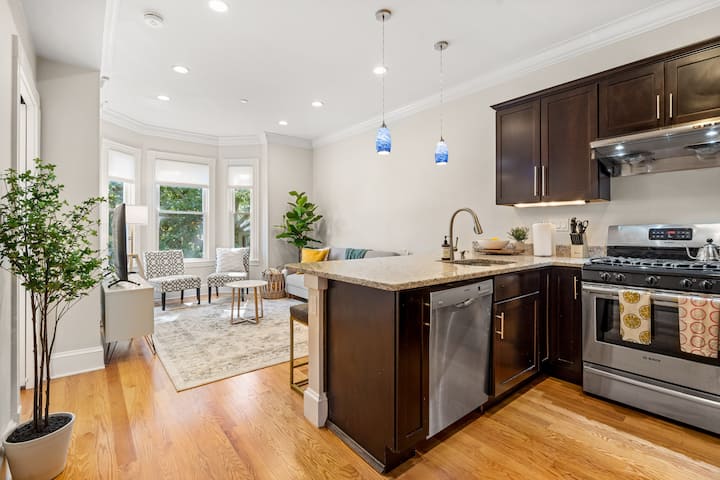 Luxury 3br Near Harvard/mit W/ King Bed+parking! - Back Bay - Boston