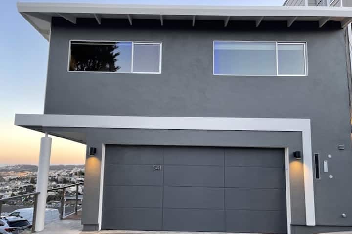 Penthouse Apt, 3br, 2ba + Garage + Ev Charging - San Francisco, CA
