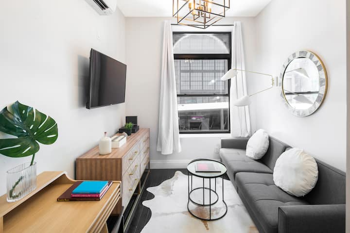 101- 1 Br Apt W/living Room In Luxury Building - Manhattan, NY