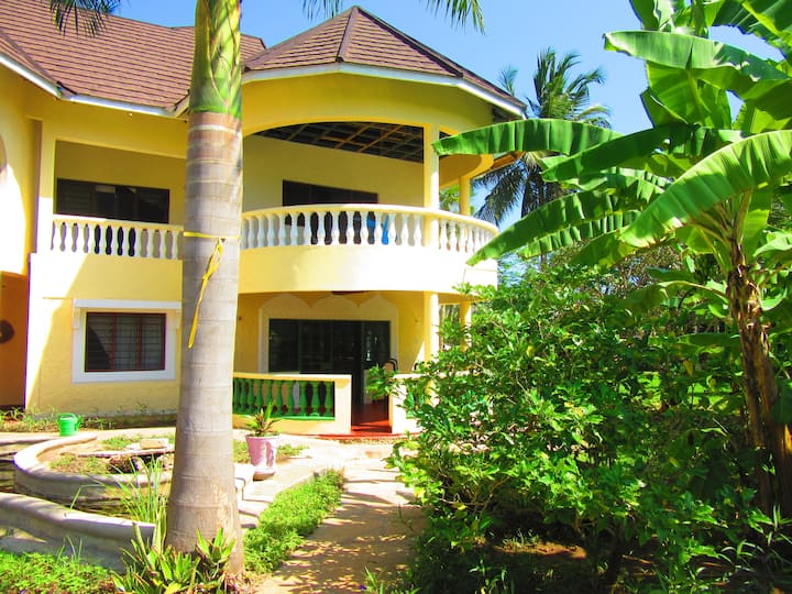 Villa Kasuku With Garden View And Pool. - Diani Beach
