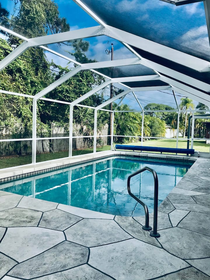 Beautiful Home With Heated Pool!!! - Venice, FL