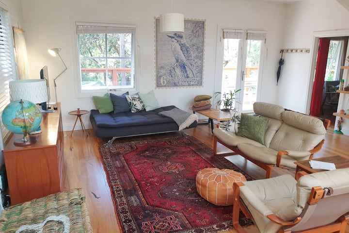 Driftwood Coastal Cottage~cosy Woodfire~linen~prom - Waratah Bay
