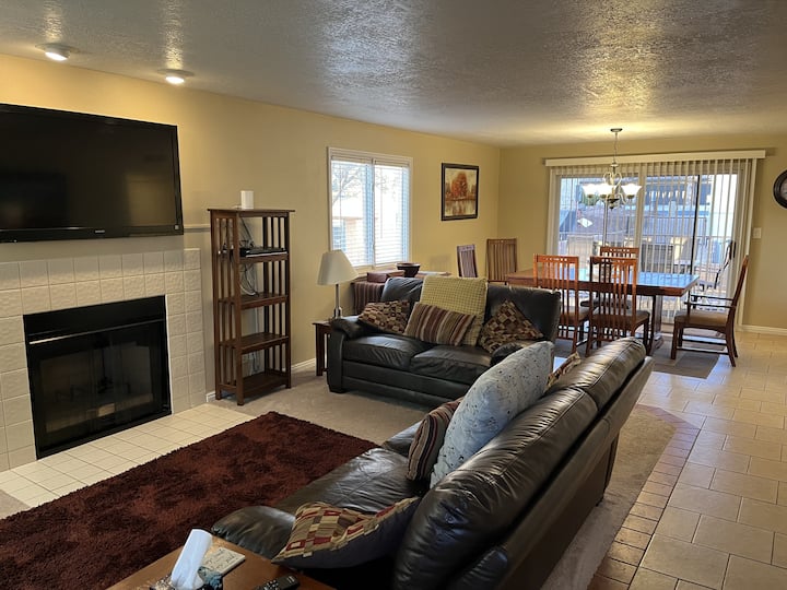 Zion Viewpoint Getaway | Pool + Spa | 6 Guests - Utah