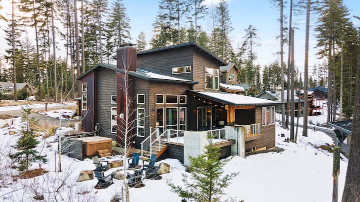 Hot Tub, Heated Patio, Fire Pit - 5 Bed / 5 Ba - Cle Elum, WA