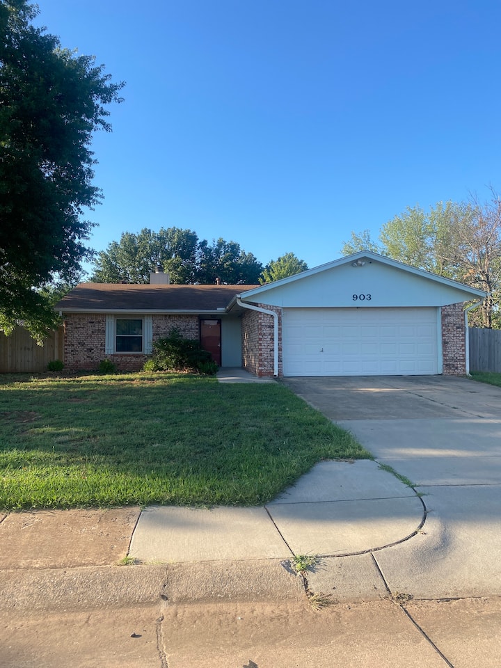 Purdyq Guest House - Stillwater, OK