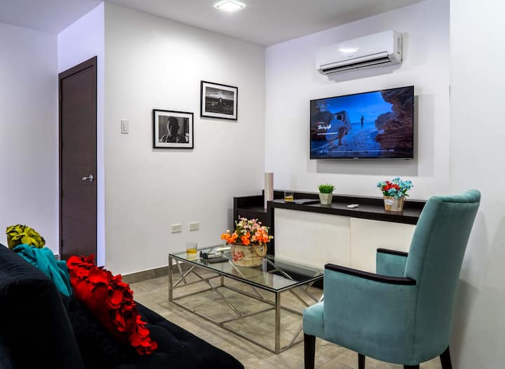 106 Apartamento Priv Para 6 / Parqueo / San Marino - Guayaquil