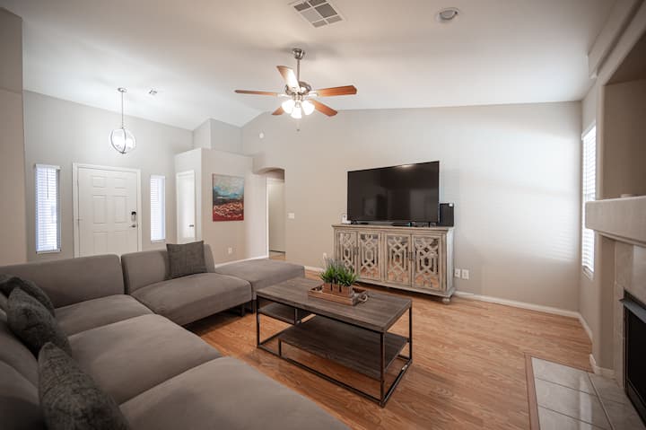 25%off Special - Relaxing 4 Bedroom House - Boulder City, NV