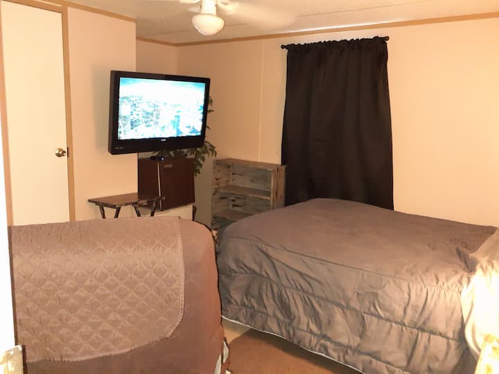 Nice Quite Area With Fully Furnished Private Room. - Denver, NC