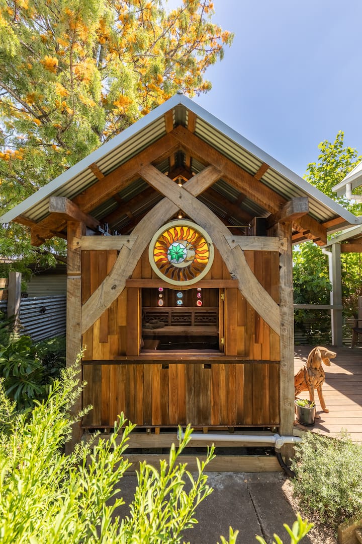 "Tanglewood" Rustic converted barn/bungalow - Barns for Rent in Belmont ...