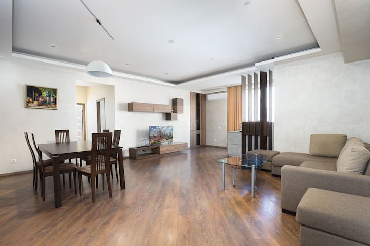 Perfect Apartment In The Center Of Yerevan - Ereván