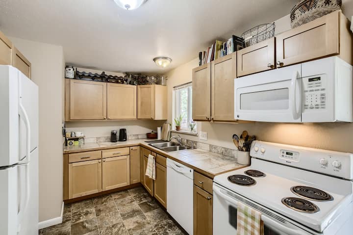Blissful Sanctuary In Heart Of Boulder - Boulder, CO