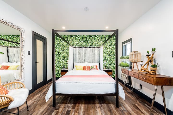 Central Bungalow Oasis: Private Entry+bath+kitchen - Fairfax - Los Angeles