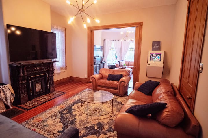 Eclectic Historic House In The Highlands - Louisville, KY