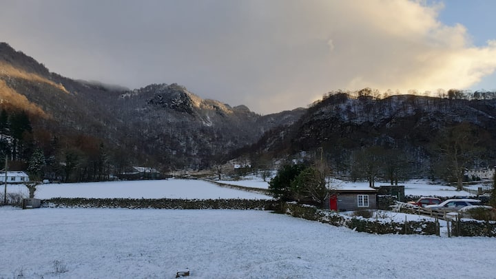 Mountain Lodge, Lake View, National Park, Garden. - Keswick