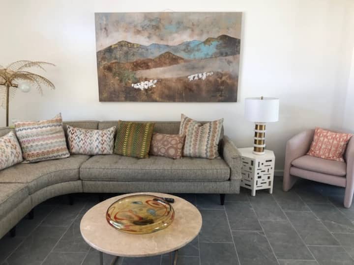 Mid-century Modern Classic Palm Springs Pool Home - Palm Springs, CA