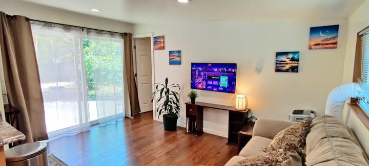 Convenient And Peaceful Suite W/ Private Entrance - Bellevue, WA