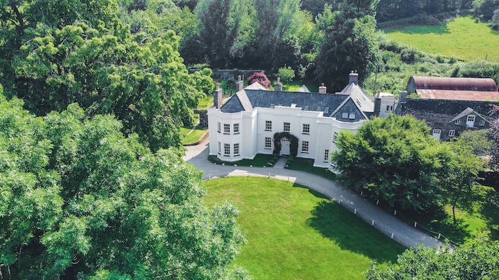 Georgian Manor In The Brecon Beacons - Brecon