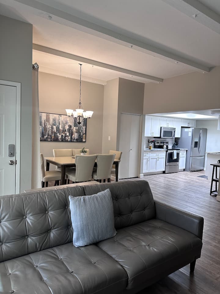 Stylish Patio Home In Prime Tempe Location! - Tempe, AZ