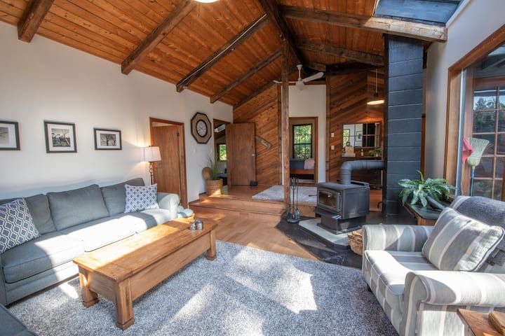 Cedar Surf - Rainforest Paradise - Tofino
