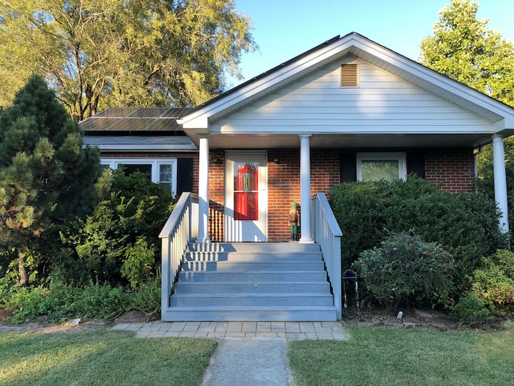 Blacksburg Cozy 2br Upper Level @ Walk To Va Tech - Blacksburg, VA
