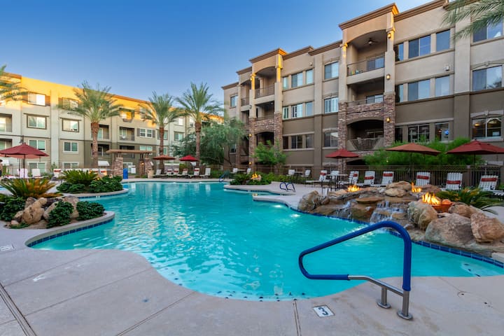 Sun And Fun In Desert Ridge . . .Luxury Condo - Phoenix, AZ